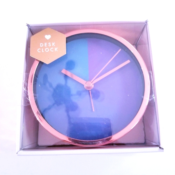 Libbi Loves | Wall Decor | Libbi Loves Desk Clock Trimmed In Rose Gold ...